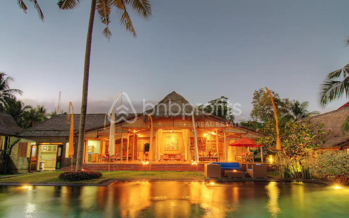 Luxury Beachfront Retreat in Soka - Medewi: A Timeless Resort ...
