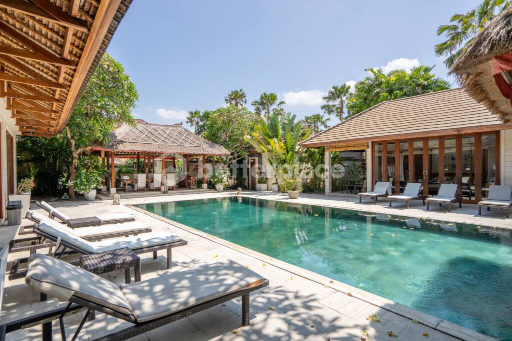 Exclusive Luxury 3 Bedroom Villa in Batu Belig, A Secluded Oasis Near ...